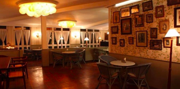 Beyond The Gates: Chamiers Café - The Fifth Estate, IIT Madras